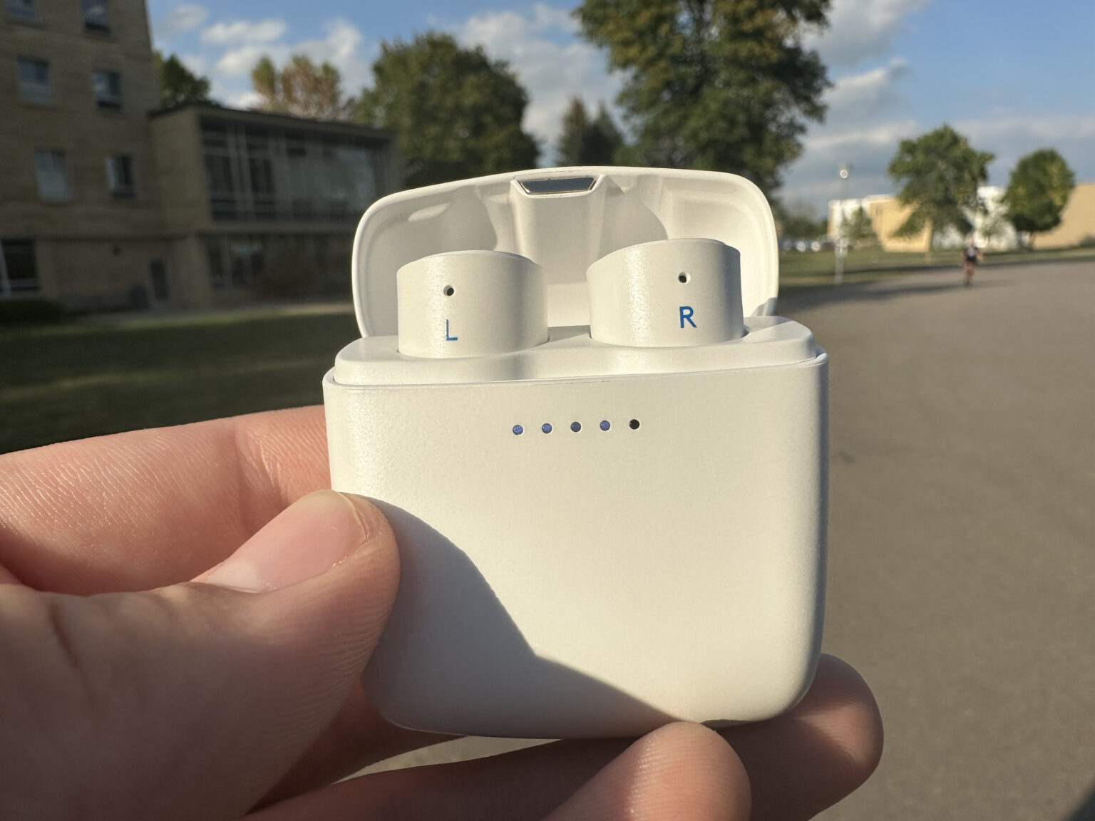 These high quality, low price true wireless earbuds rise above