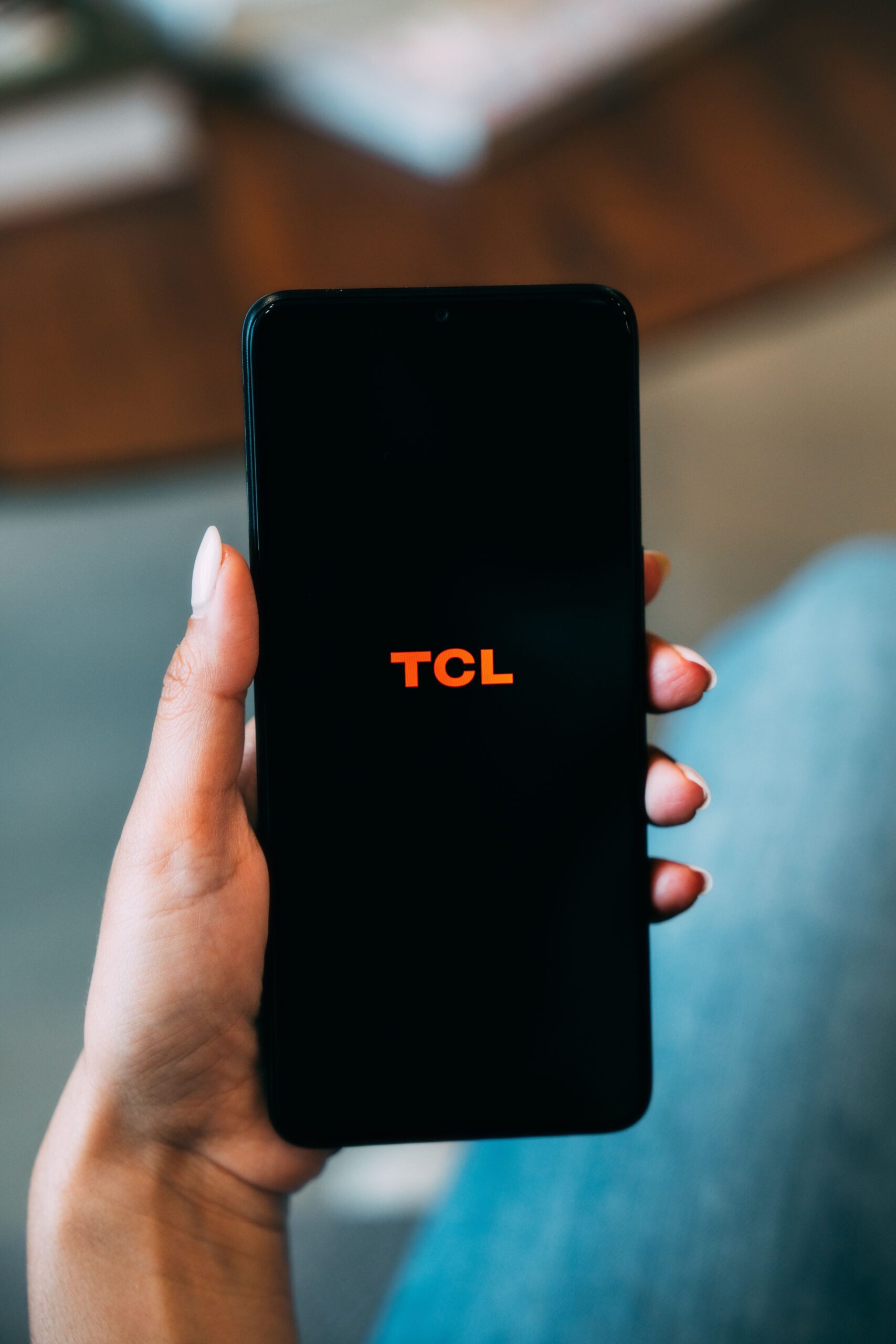 Want to save thousands on your phone? Get the TCL 40 XE 5G - GEARADICAL