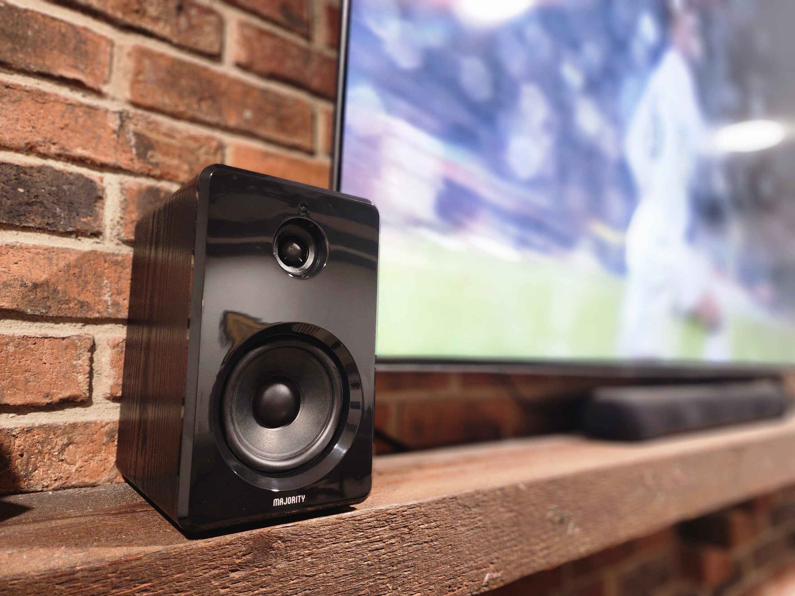 Crisp sound on a budget: The Majority Audio D40 bookshelf speakers ...